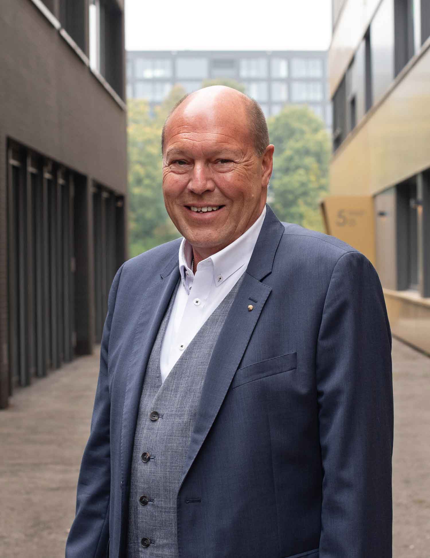 Peter Rölli - qbatur architektur